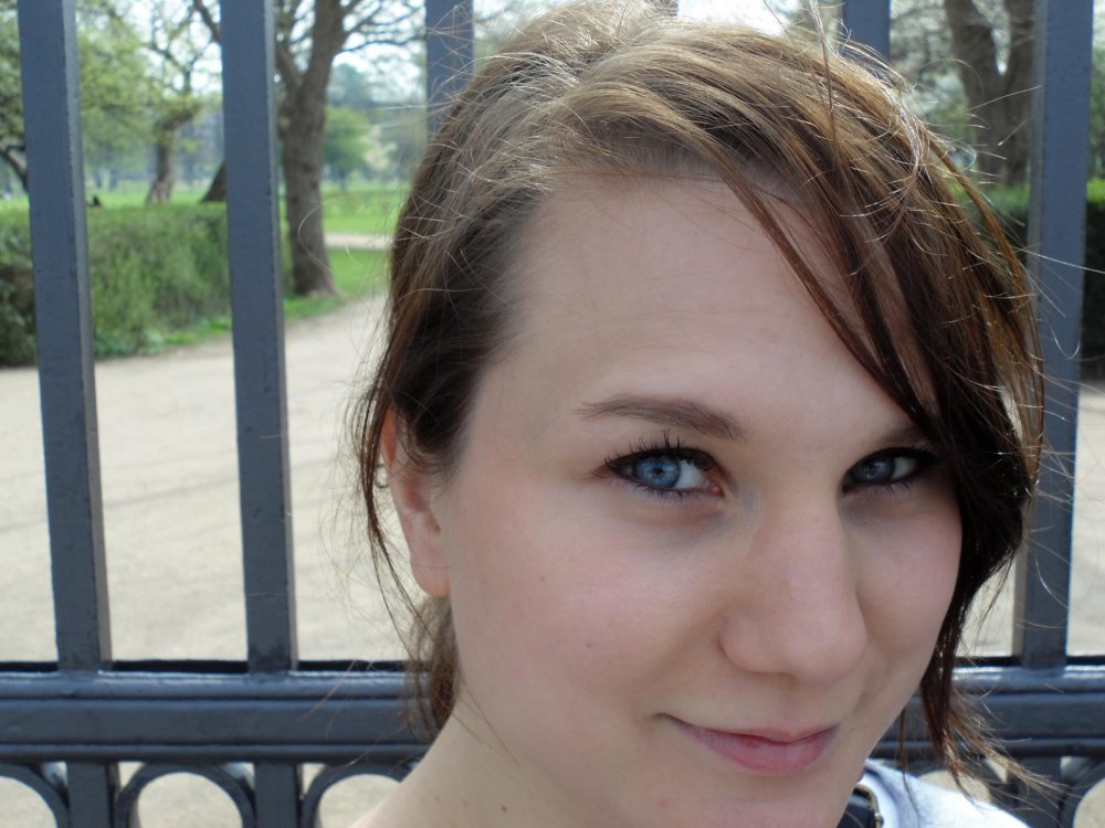Lia Andres (Soprano) - Short Biography